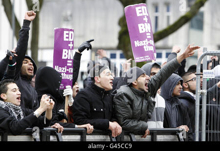 Anti EDL protesters clash with members of the English Defence League as ...