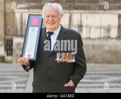 Squadron Leader Geoffrey Wellum DFC, the youngest Spitfire pilot to ...