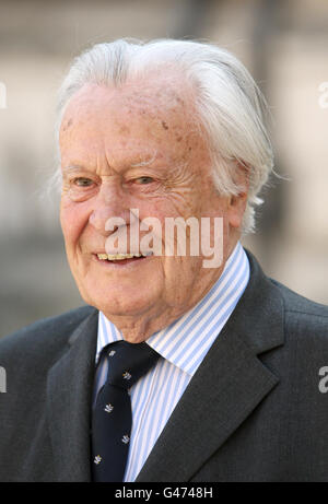 Squadron Leader Geoffrey Wellum DFC, the youngest Spitfire pilot to ...