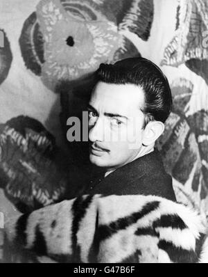 Salvador Dali Spanish Surrealist Painter 1904 1989 A flamboyant painter ...