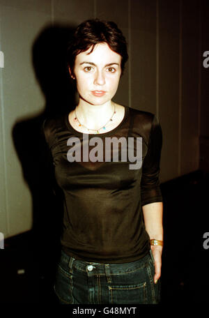 Louise Wener lead singer with Sleeper performing live at the Zap Club ...