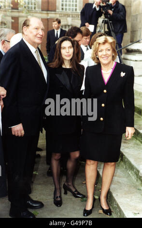 James Packer, son of Australian media mogul Kerry Packer, center, has a ...