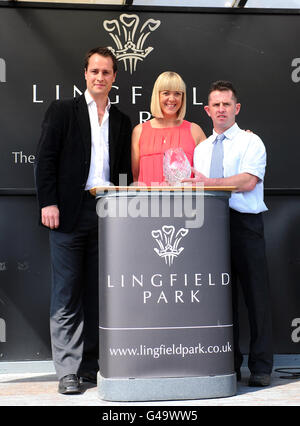 Horse Racing - Ladies' Day - Lingfield Park Stock Photo - Alamy