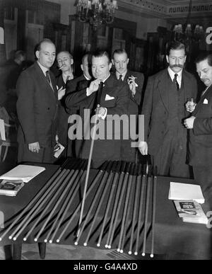 Snooke player Joe Davis with new all-metal cues which have been ...