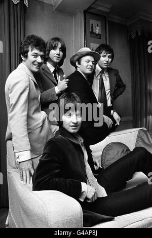 THE HOLLIES - Group member Graham Nash in November 1963 Stock Photo - Alamy