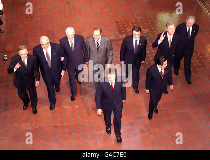 German Chancellor Helmut Kohl (L) waves to the crowd in Bonn, Germany ...