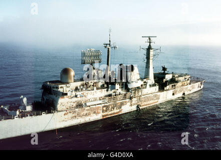 Falklands War - HMS Sheffield crew on QE2 Stock Photo - Alamy