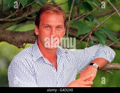 DAVID PLATT football player England and professional in Sampdoria and ...