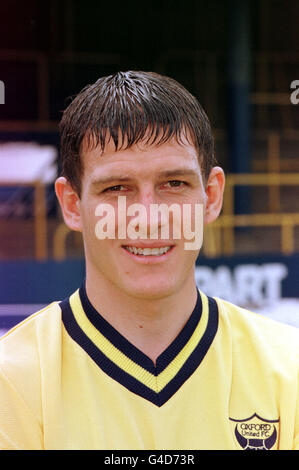 OXFORD UNITED FOOTBALL CLUB Phil Whitehead Stock Photo - Alamy