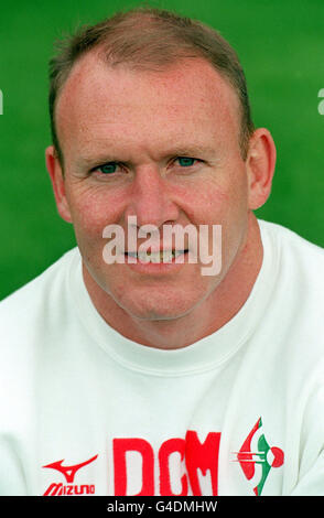 PA NEWS PHOTO 1/7/98 FOOTBALLER NEIL ROBERTS OF WREXHAM A.F.C.. PA NEWS ...