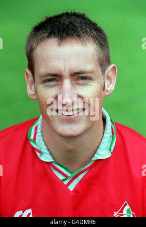 PA NEWS PHOTO 1/7/98 FOOTBALLER NEIL ROBERTS OF WREXHAM A.F.C.. PA NEWS ...