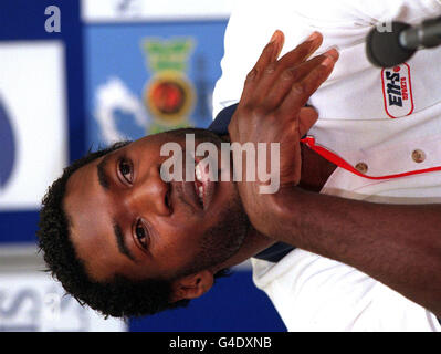 Boxing - WBO Cruiserweight Title - Chris Eubank v Carl Thompson - Nynex ...