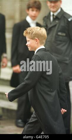 Prince Harry sets off for his first day at Eton College this morning ...