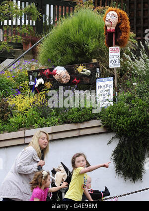 Muston Scarecrow Festival Stock Photo - Alamy