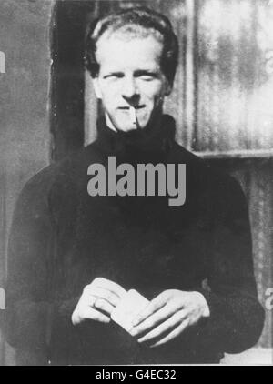 Iris Bentley sister of Derek Bentley who was hanged for encouraging the ...