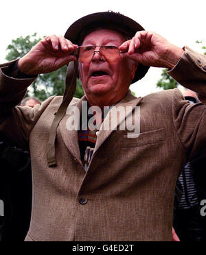 Dad's Army actor Clive Dunn with his daughters Jessica (left) and Polly ...