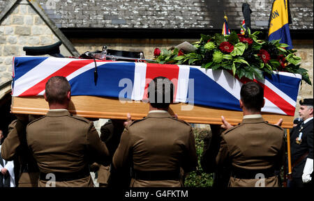 Lieutenant Daniel Clack's coffin arrives at St Paul's Church, Woodford ...