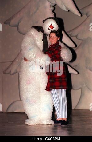 The Snowman, Peacock Theatre London, Birmingham Repertory Theatre ...