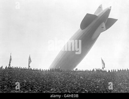 Graf Zeppelin airship over Wembley in FA cup final 1932 between ...