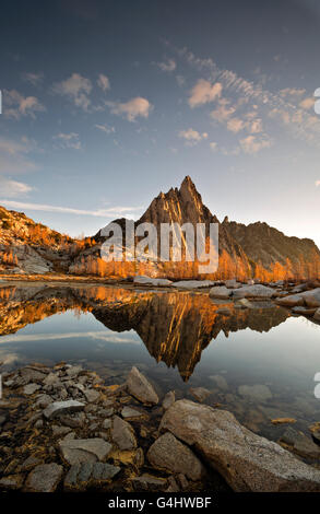 WASHINGTON - Prusik Peak reflecting in Gnome Tarn in the Enchantment ...