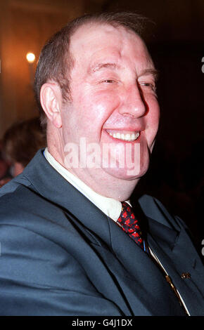 Gordon Kaye Actor at the Variety Club Tribute to Liza Minnelli Stock ...