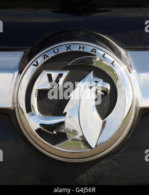 Car Badges. A Vauxhall logo Stock Photo - Alamy