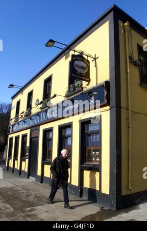 The Mullingar House Pub in Dublin's Chapelizod district. Dublin ...