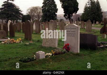 ROLLING STONES - The grave of Brian Jones at Cheltenham Cemetery Stock ...