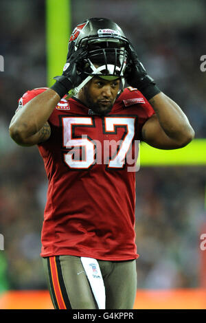 Tampa Bay Buccaneers middle linebacker Kwon Alexander (58) hits New ...