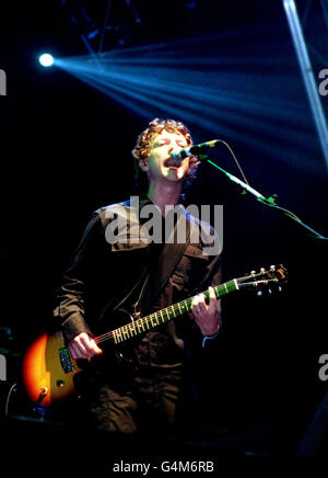 John Power of Cast performs on Sunday, Aug. 31, 2025, at MetLife ...
