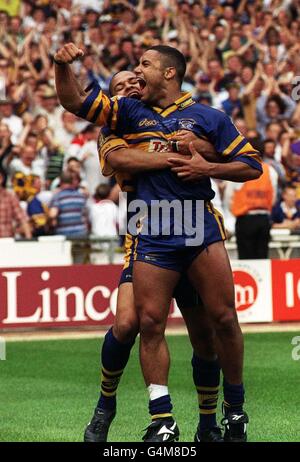 Leeds Rhinos' four try hero Leroy Rivett touches down unchallenged for ...