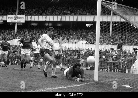Paul Cooper, Ipswich Town goalkeeper Stock Photo - Alamy