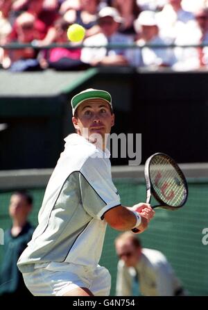 Wimbledon/Sapsford v Sampras. No commercial use. Danny Sapsford reacts ...