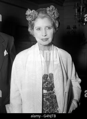 Personalities - Lady Docker - Grosvenor House, Park Lane, London Stock ...