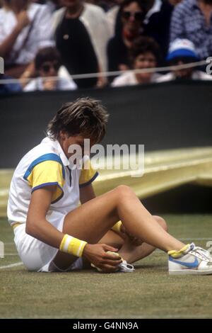 Great Britain's Anne Hobbs in action at Wimbledon Stock Photo - Alamy