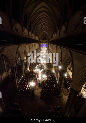 The From Darkness to Light Advent Procession at Salisbury Cathedral in ...