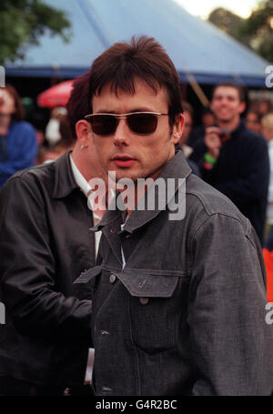 SUEDE - Brett Anderson lead singer in October 2003 Stock Photo - Alamy