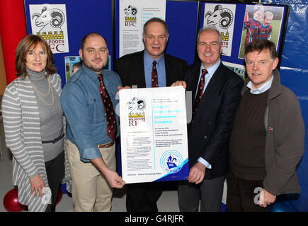 Bill McLarens daughter Linda Lawson with husband Alan Lawson speaking ...