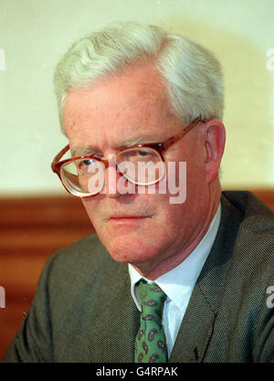 Politics - Douglas Hurd. Foreign secretary Douglas Hurd Stock Photo - Alamy