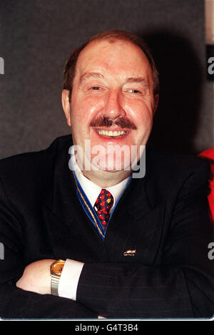 Gorden Kaye actor in allo allo almost fully recovered from a near fatal ...