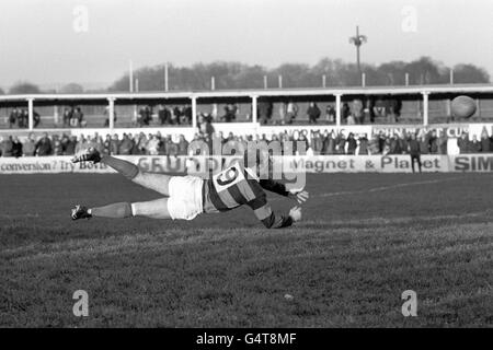 Welsh Scrum half Clive Shell in action for Aberavon RFC Stock Photo - Alamy