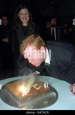 Party leader Charles Kennedy and girlfriend Sarah Gurling arrive at the ...