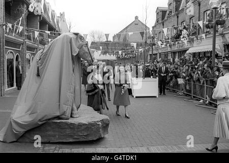 Queen Elizabeth II opening the Ealing Broadway Centre. Behind her ...