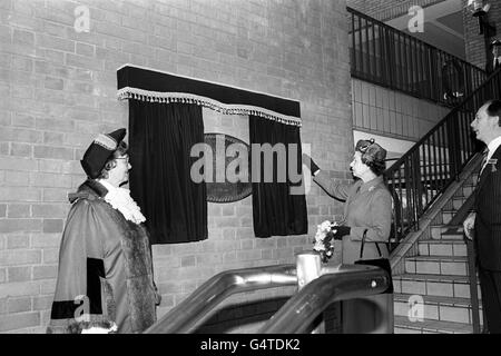 Queen Elizabeth II opening the Ealing Broadway Centre. Behind her ...
