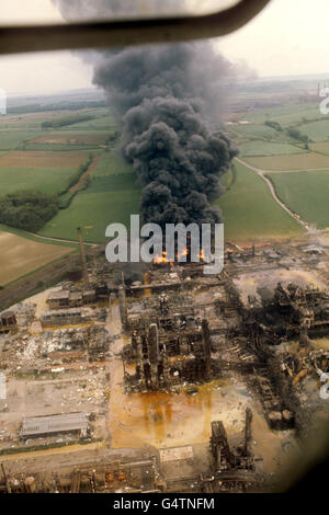 Disaster - Flixborough Explosion - Nypro UK Chemical Plant - North ...