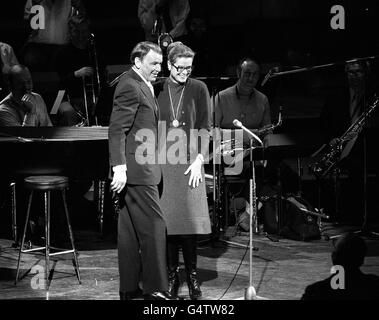 Frank Sinatra and Princess Grace of Monaco in a party in a club in ...