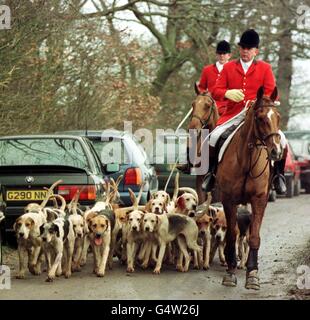Riders and hounds set off during the Grove and Rufford boxing Day Hunt ...