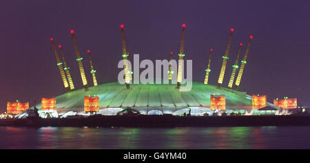Millennium 2000 Celebrations London Millennium Dome Queen Elizabeth ...