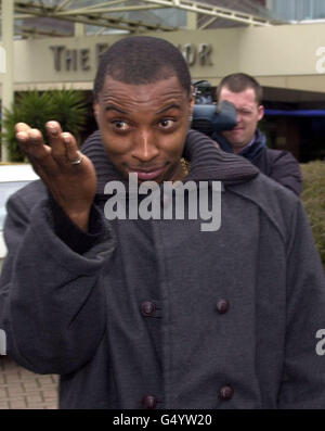 ANDY IMPEY LEICESTER CITY FC VALLEY PARADE BRADFORD ENGLAND 26 August ...