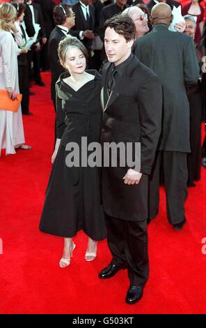 Keanu Reeves at the Academy Awards in Los Angeles, CA on March 26, 2000 ...